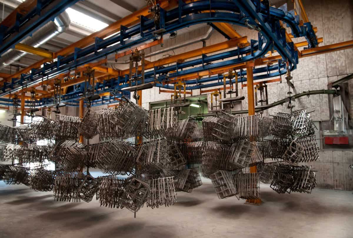 PRESS RELEASE: Choosing Paint for Metal in Fast-Paced, Extra Slip, High ...